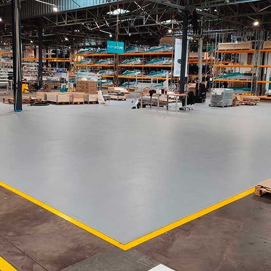Dalles PVC : la solution idéale pour le sol de votre garage – MOSAIK-FLOOR